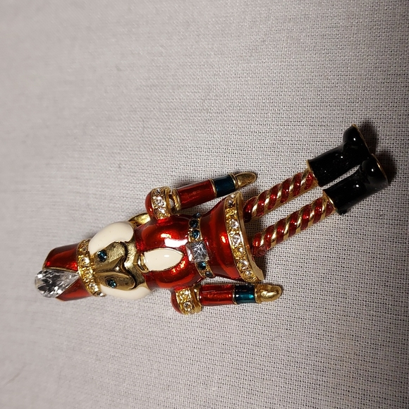 Vintage Avon Nutcracker Pin | Jewelry | Avon Vintage Nutcracker Toy Soldier Pin Brooch Moving ...